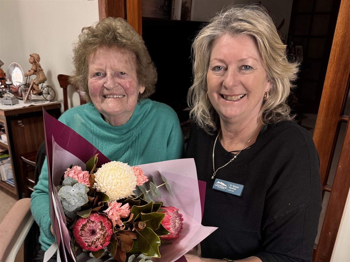Maureen Hunter celebrates 90th birthday at home in Stawell